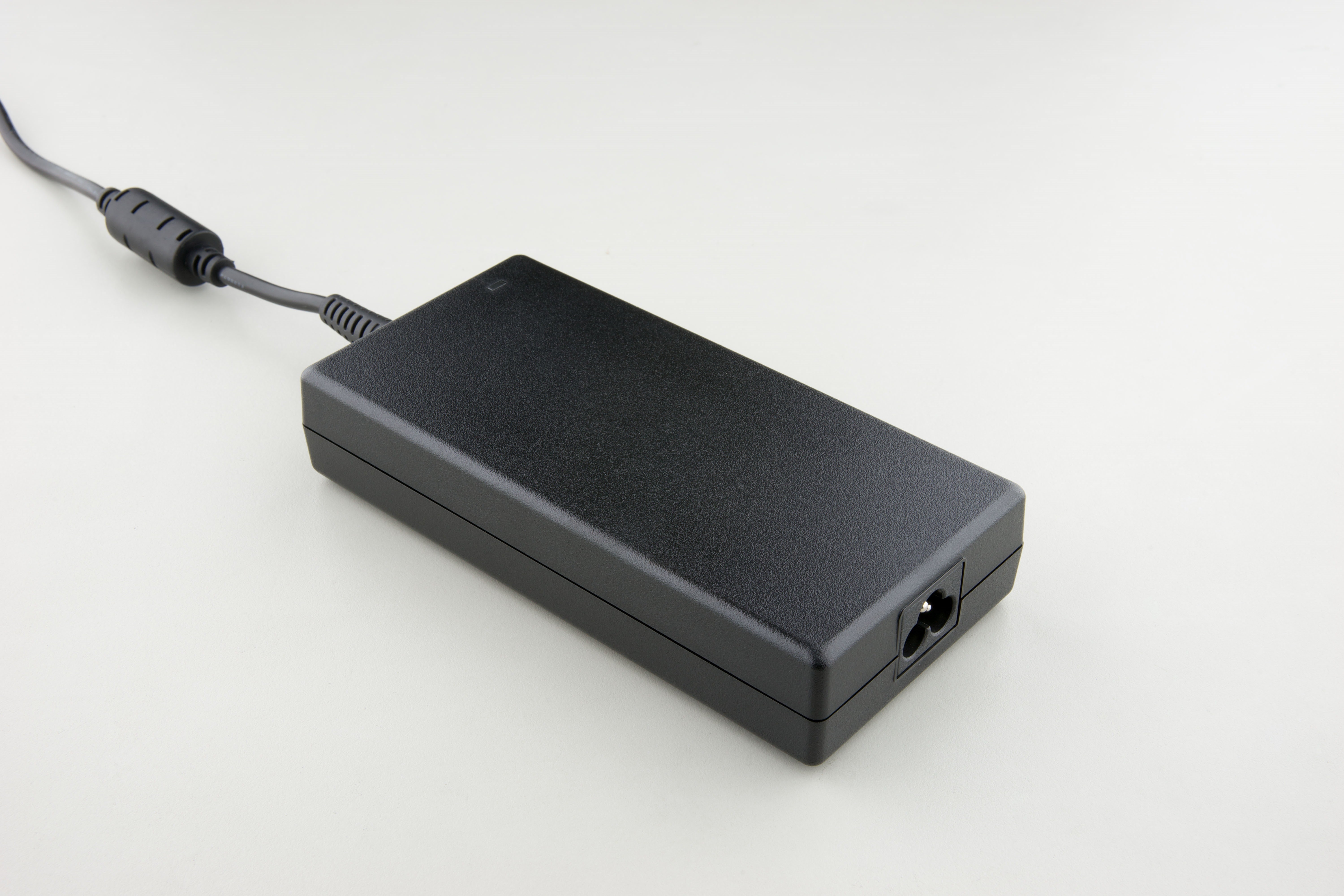 Gigabyte 19.5v/ 9.23a Power Adapter (180w) + Powercord Adp-180mb Hb